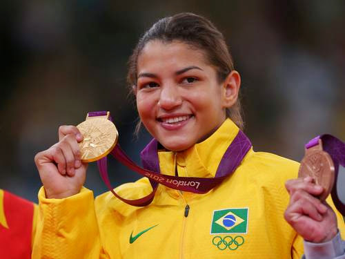 Sarah Menezes faz história e conquista o ouro inédito para o judô feminino