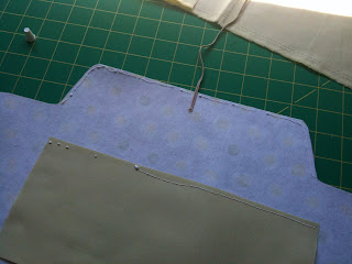 A Few Scraps: Tutorial: Fabric envelopes