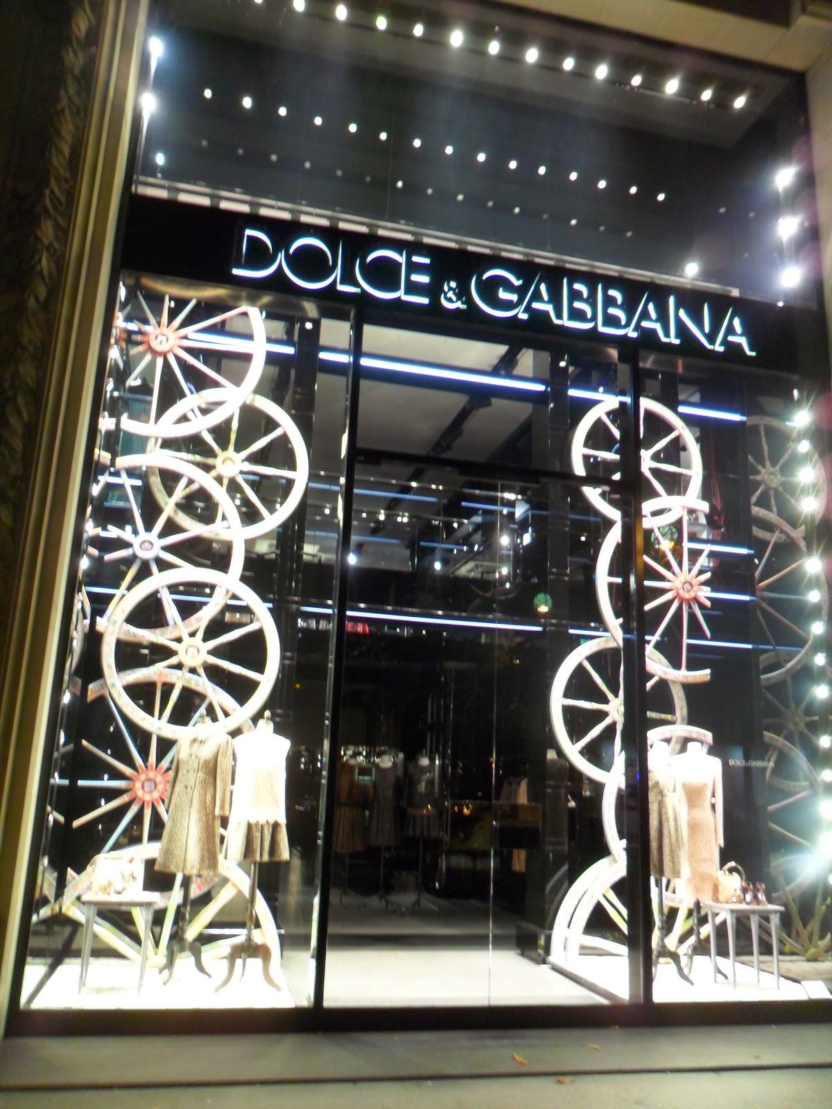 escaparates famosos: escaparates famosos , el lujo de dolce&gabba en ...