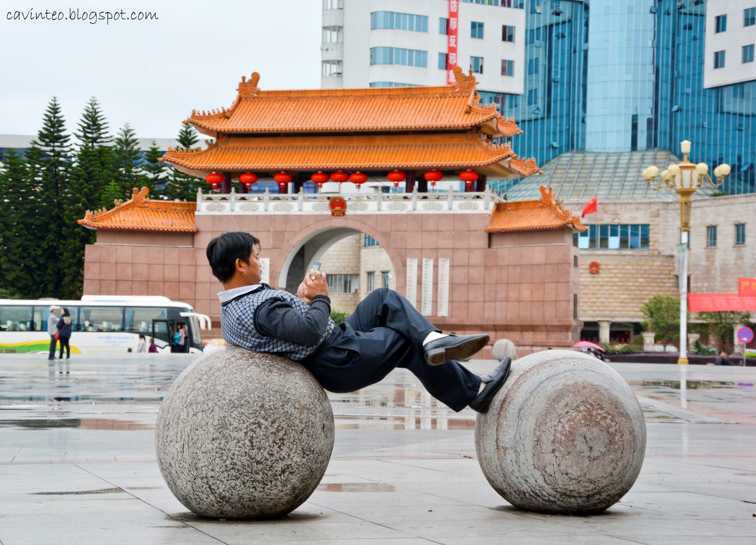 Entree Kibbles: Hezhou Lingfeng Square (贺州灵峰广场) @ Guangxi Province [China]
