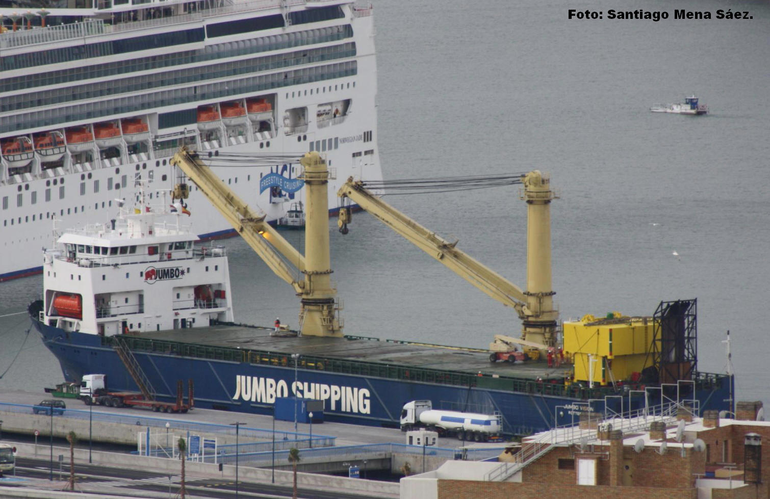 Barcos en Málaga: ESCALA DE DOS DÍAS DEL JUMBO VISION.
