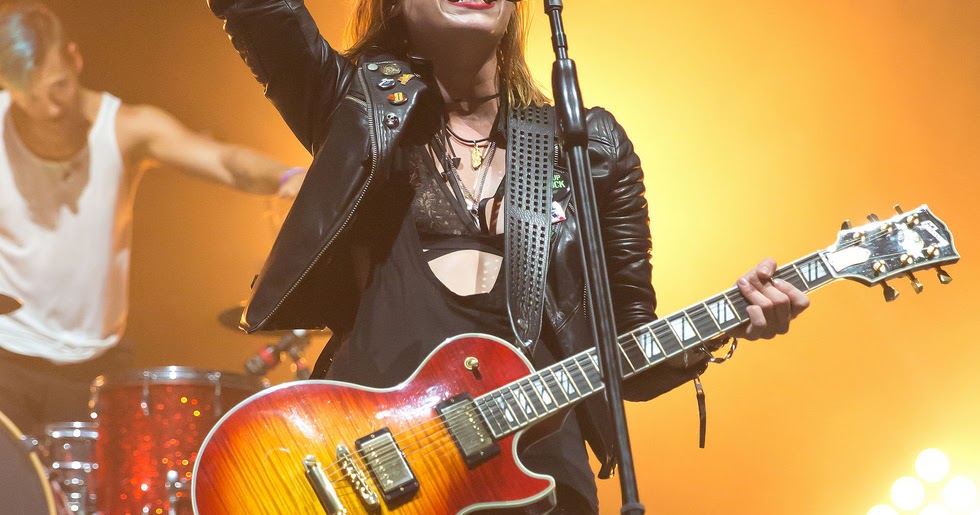 Halestorm performing in Cedar Park