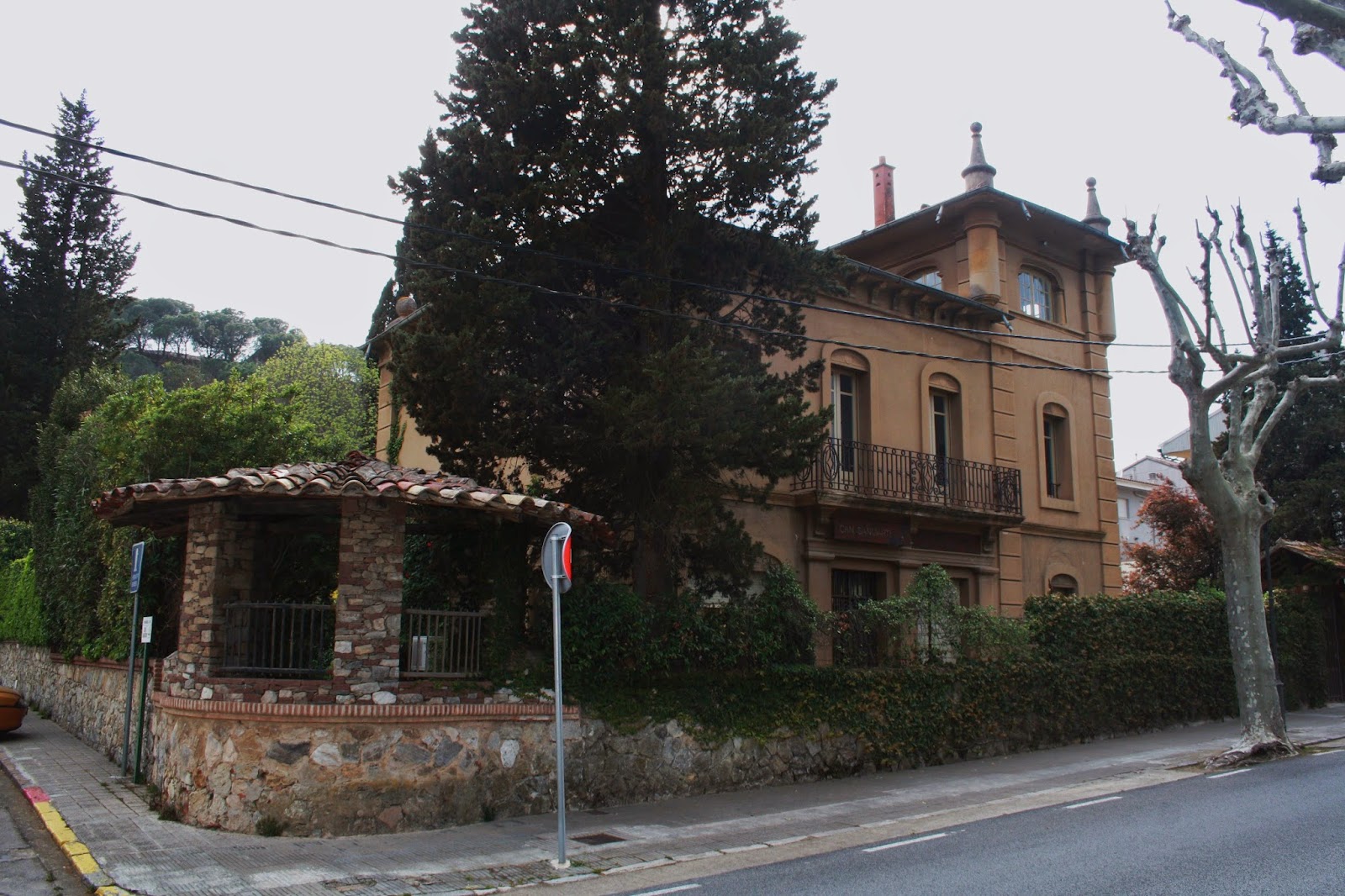 TRIBUNA DEL BERGUEDÀ: CAN SANTMARTÍ DE GUALBA. L’OBLIT INEXPLICABLE ...
