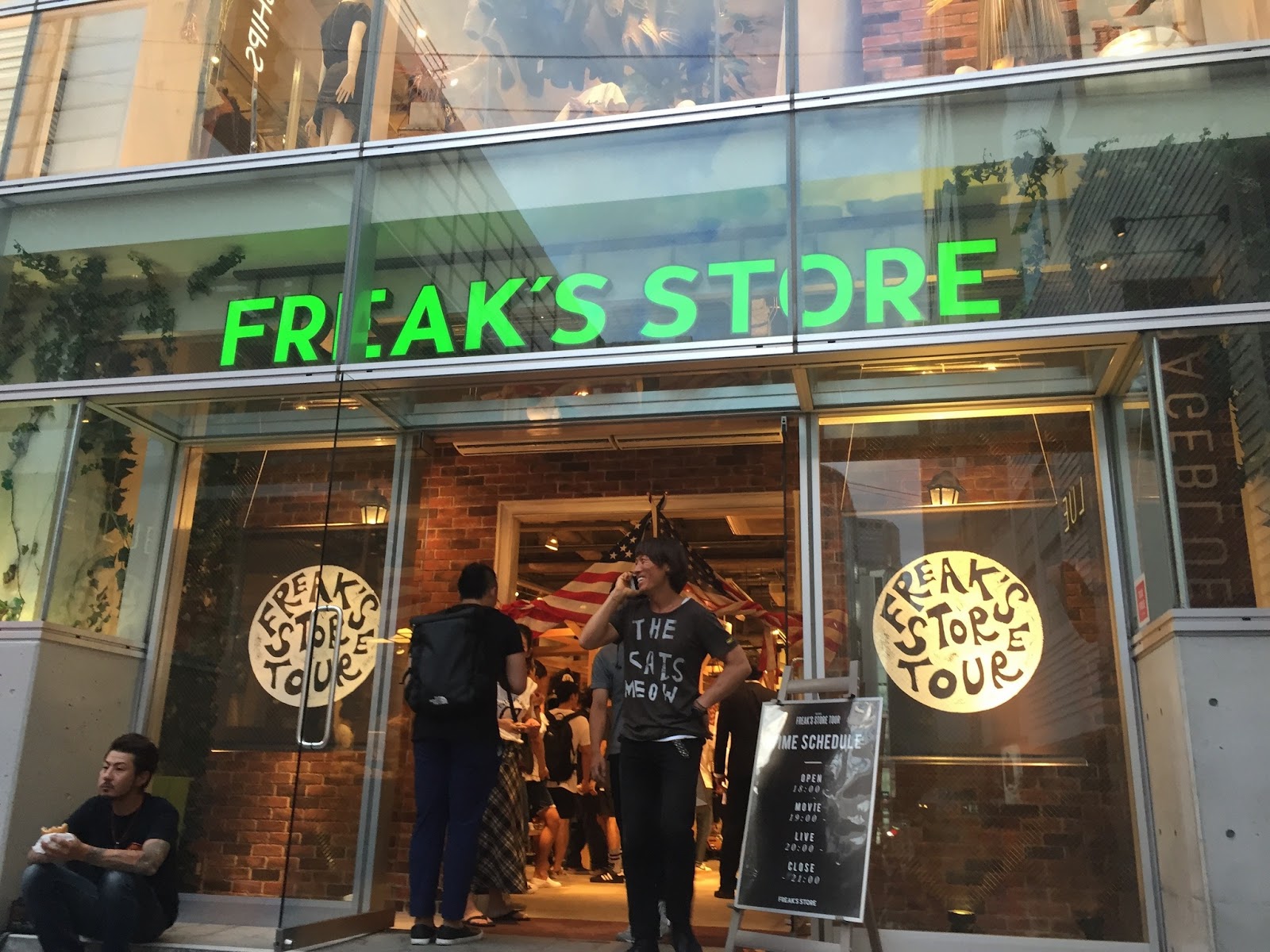 Shorty's Blog: FREAK'S STORE TOUR.