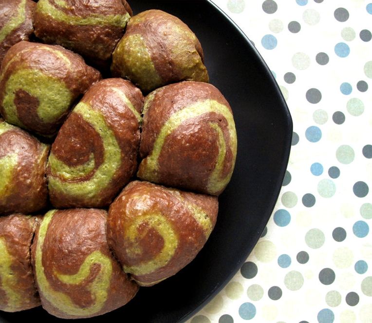 Foodiva's Kitchen: Pull-Apart Chocolate Matcha Swirl Bread with Kit Kat ...