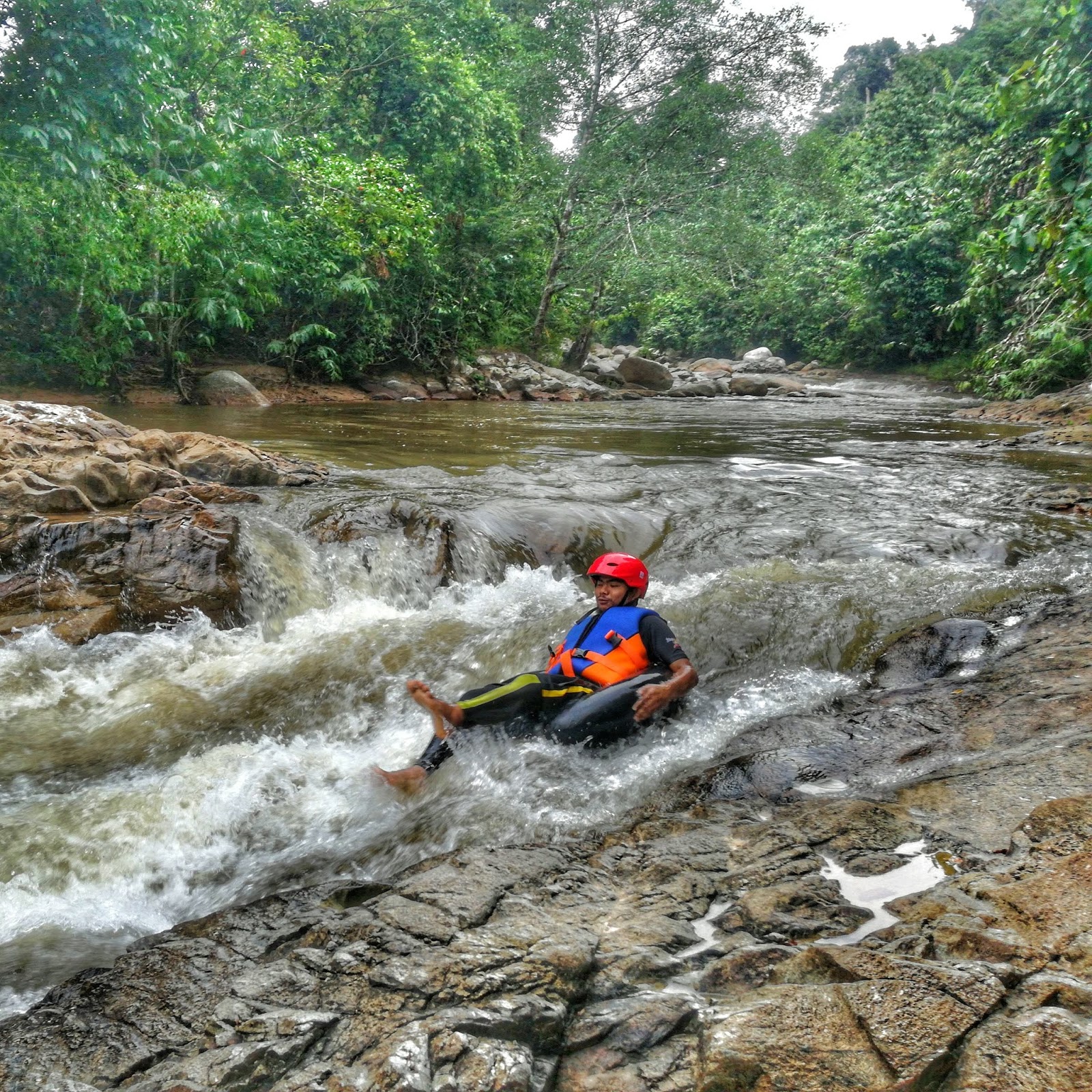 PROJEK OUTDOOR: RIVER TUBING ULU SLIM,MALAYSIA