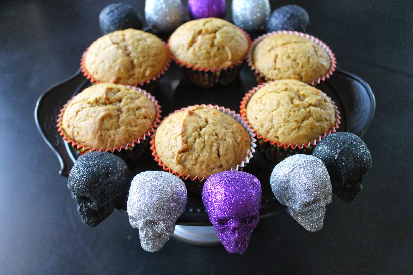 Buggie and Jellybean: Skull Cake Stand