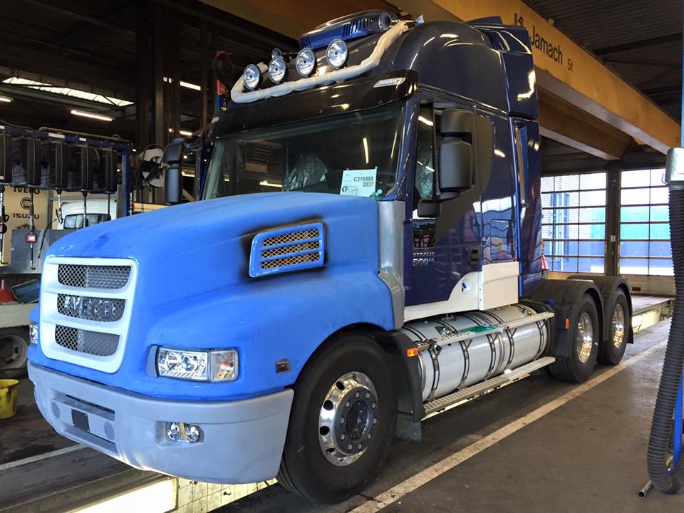 DIECIOCHO RUEDAS: IVECO POWERSTAR / STRATOR… CAMINO A LOS 20 AÑOS…