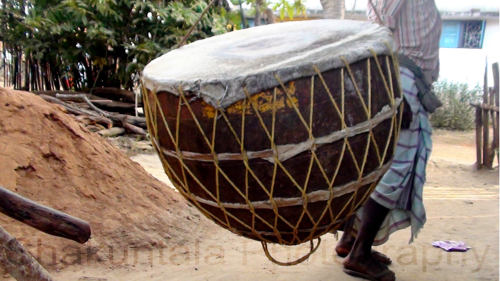Santals and their costume and tradition: Santali Musical Instruments