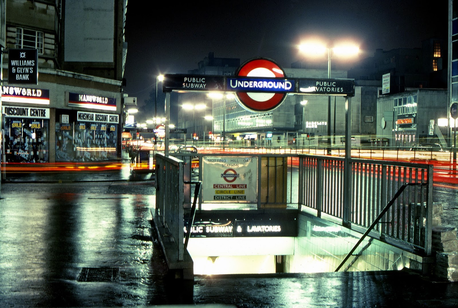 Male Trailing Spouse : Memory Hold The Door on Notting Hill Gate!