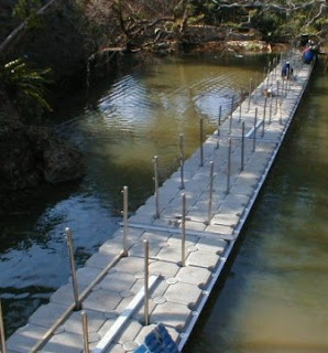 Zona Apung: APLIKASI PONTON APUNG - JEMBATAN APUNG