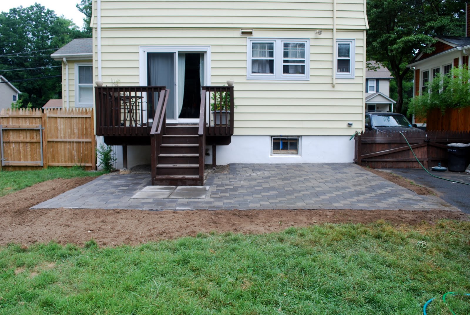 In the Little Yellow House: The Patio Finished