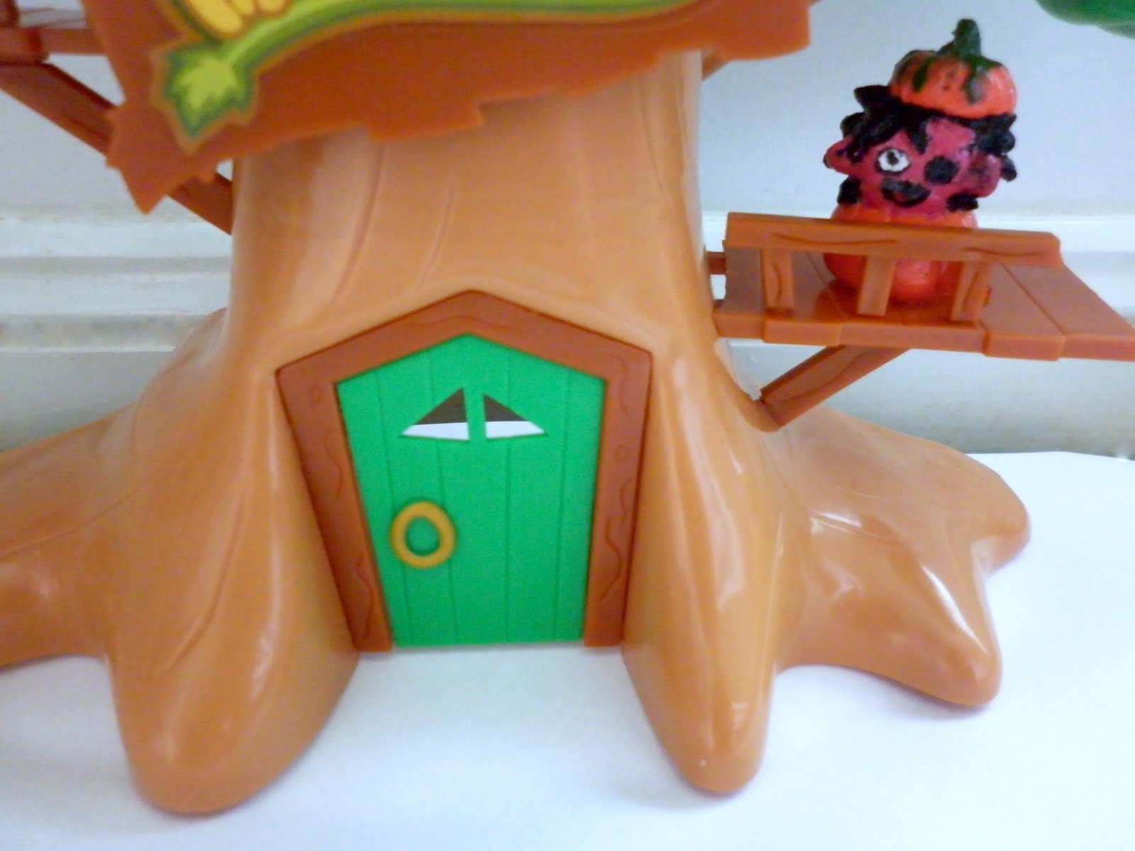 Zommers' Moshi monsters cheatz: Zommer-girl: Halloween, SPOOKY, CRAFT!!