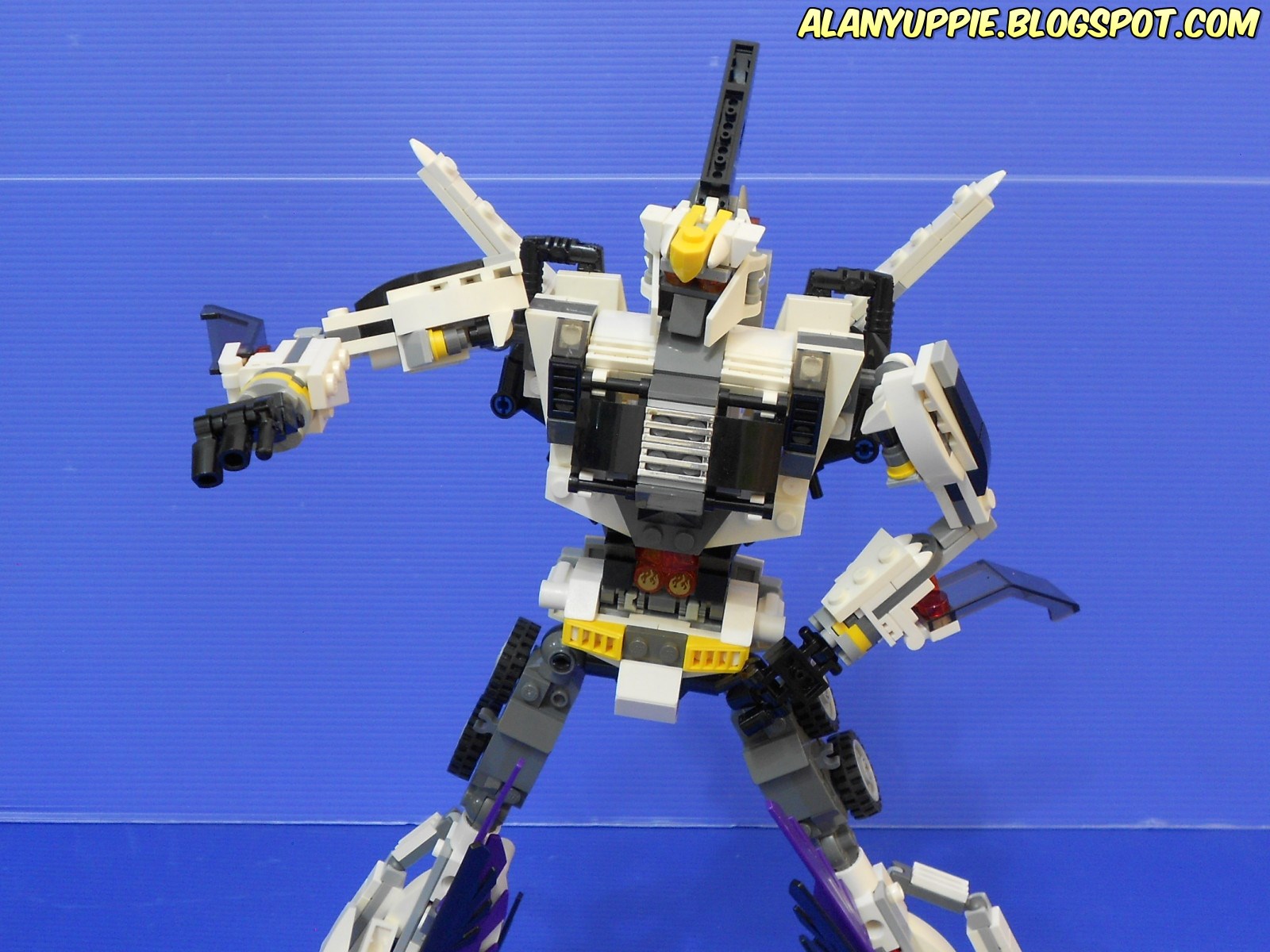 Alanyuppie's LEGO Transformers: LEGO Triple Changer "Arcane" Part 3 of ...