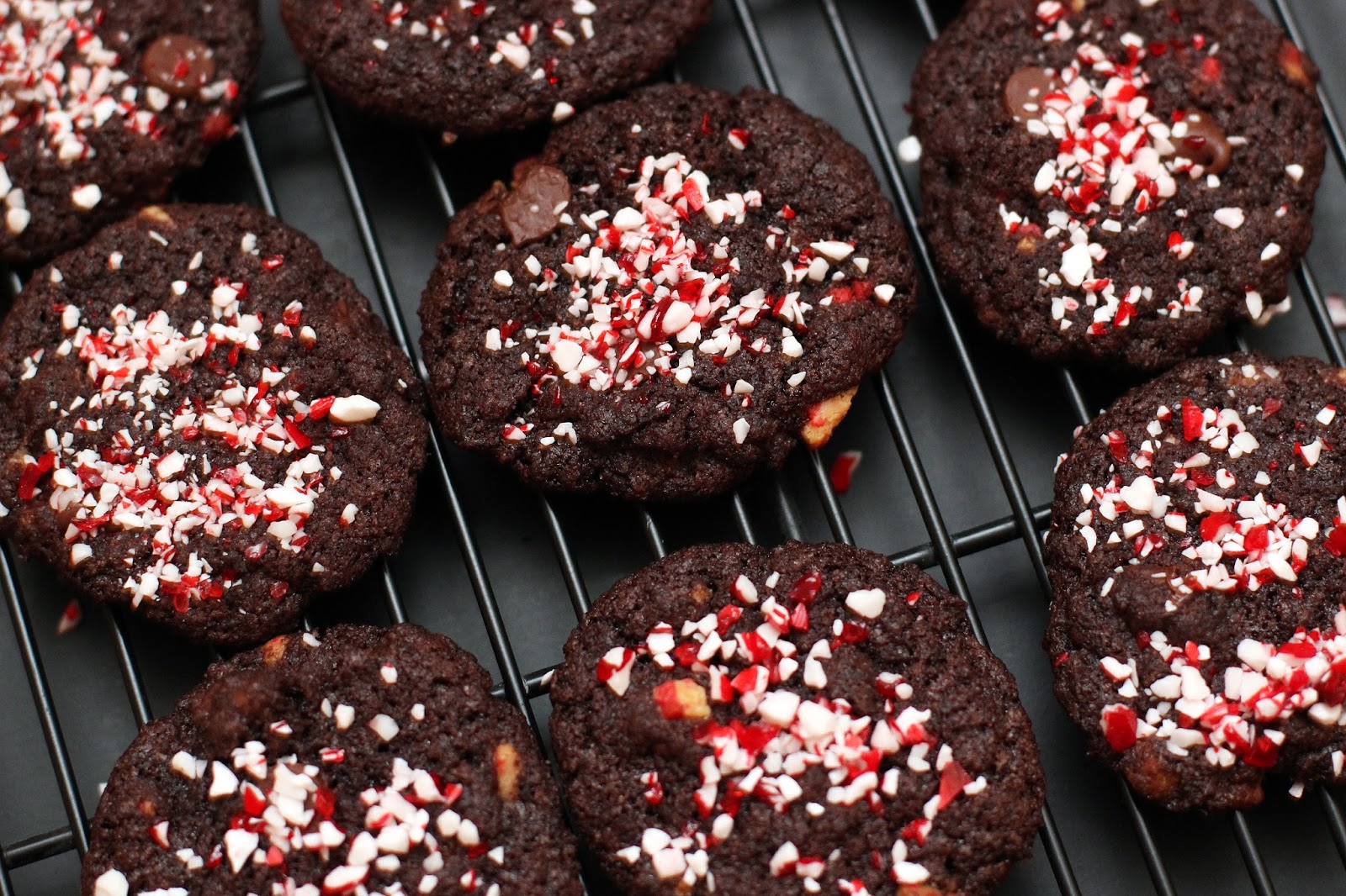 Recipe: Double Chocolate Peppermint Crunch Cookies | chicago foodie girl