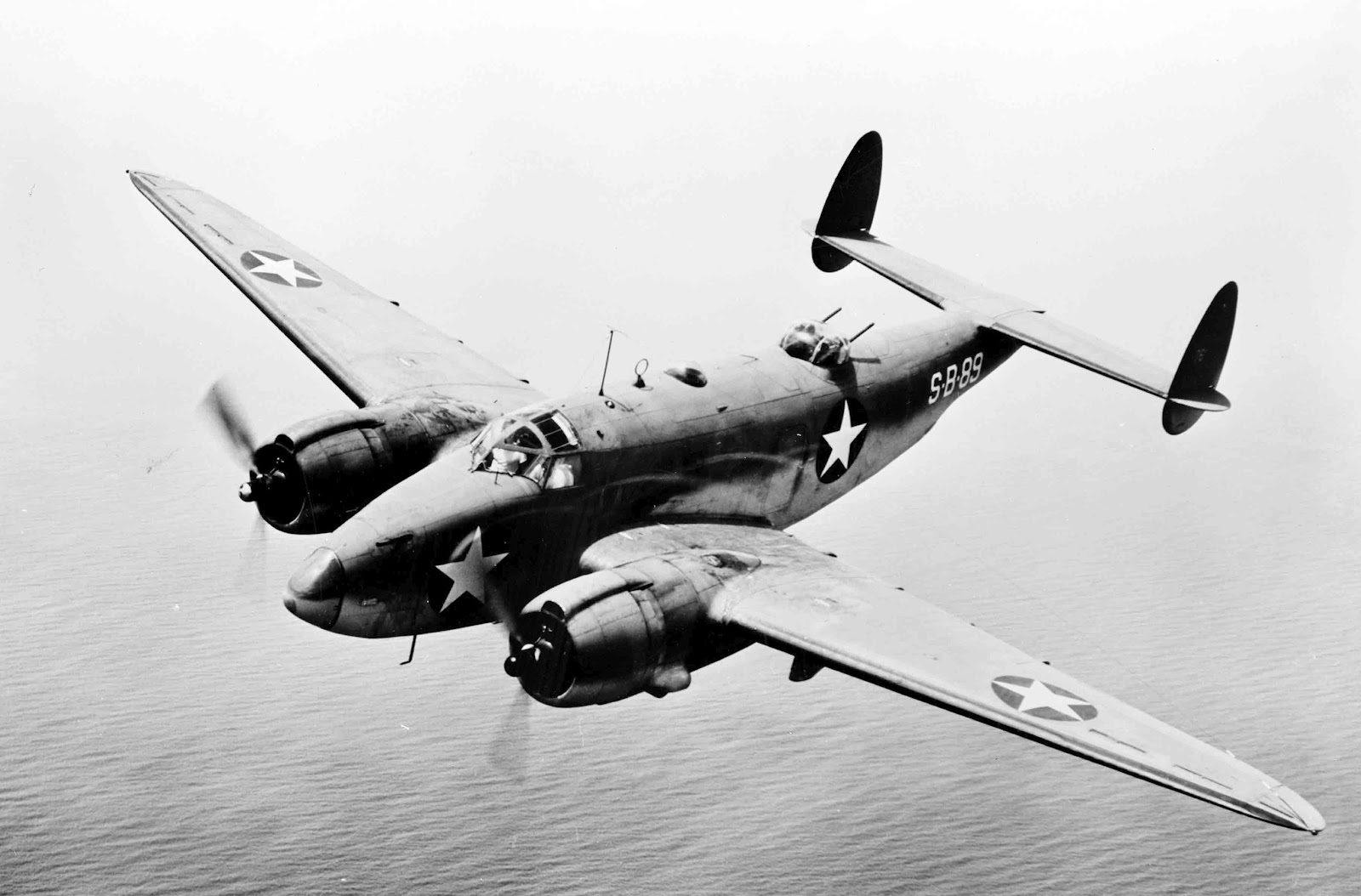 nhungdoicanh: Lockheed B-37