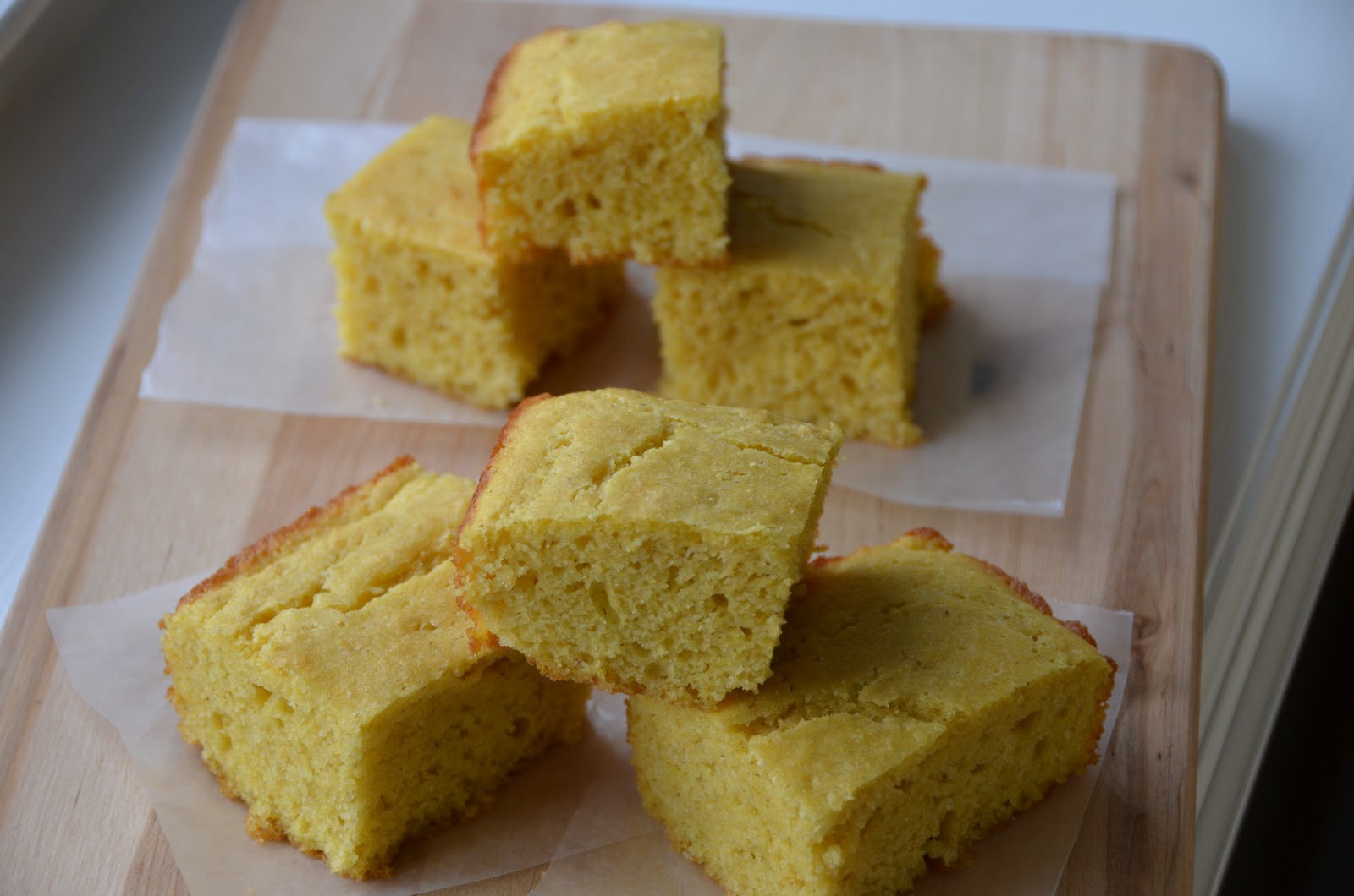 Playing with Flour: Simple cornbread