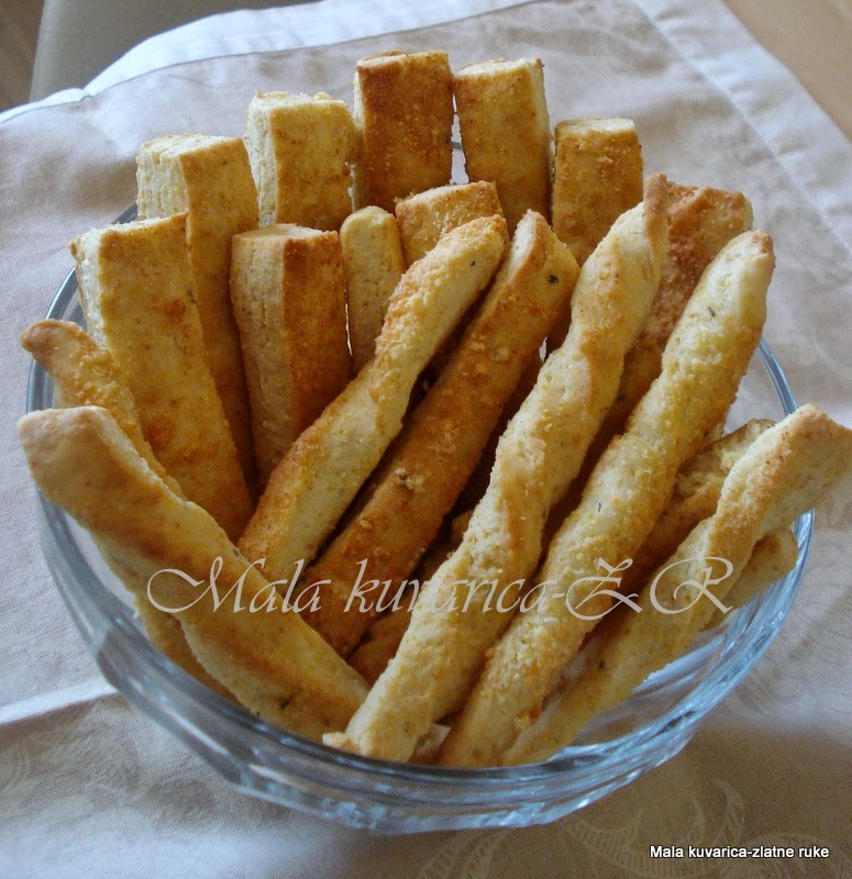 MALA KUVARICA - ZLATNE RUKE: Brzi slani štapići s belim lukom