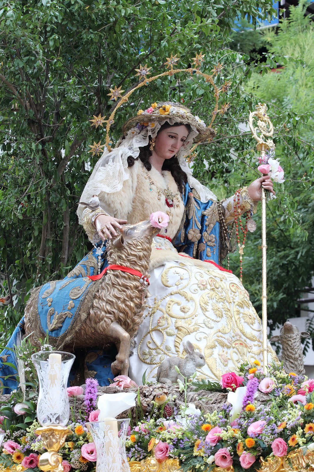 SEVILLA A TRAVES DE UN OBJETIVO: PROCESION DE LA DIVINA PASTORA