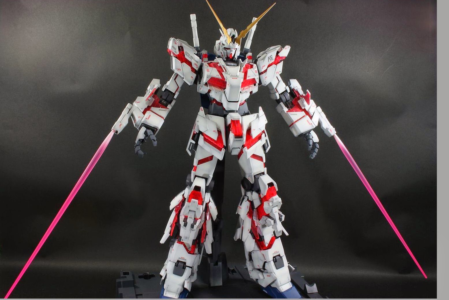 Custom Build: PG 1/60 Full Armor Unicorn Gundam "Sparkle Psycho Frame"