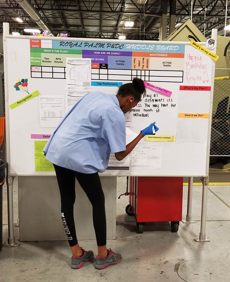 South Florida Postal Blog: Royal Palm P&DC Employees 'Huddle'