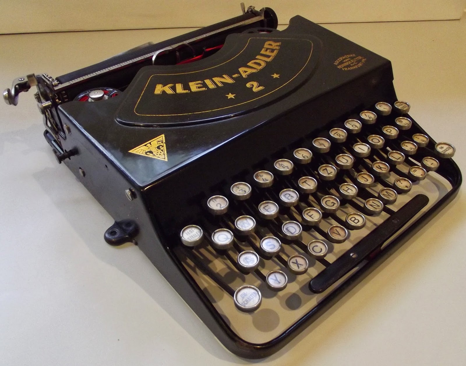 oz.Typewriter: The Adler Portable Typewriter That's a Triumph, and One ...