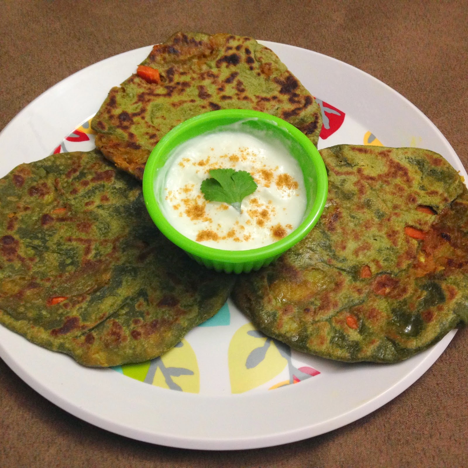 Sarans Travel N Food: Stuffed Spinach Chapati