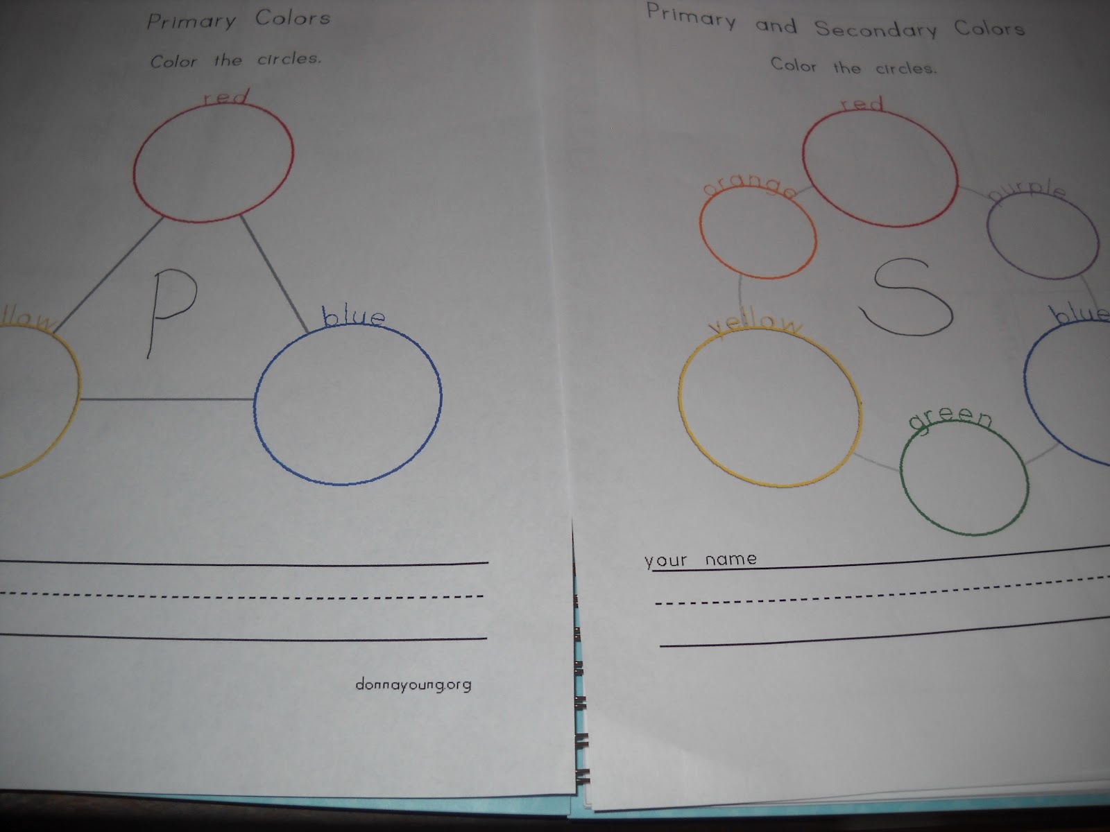 The Little Homeschool: Color Wheel and Color Theory Art Project