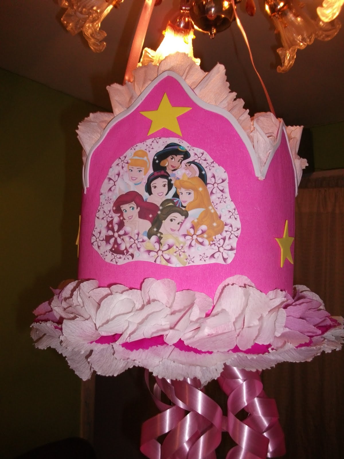 Piñatas de coronas - Imagui