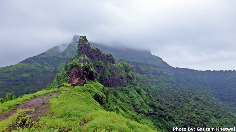 Treks around Thane and Mumbai: Malanggad, Haji Malang, Kalyan, Maharashtra