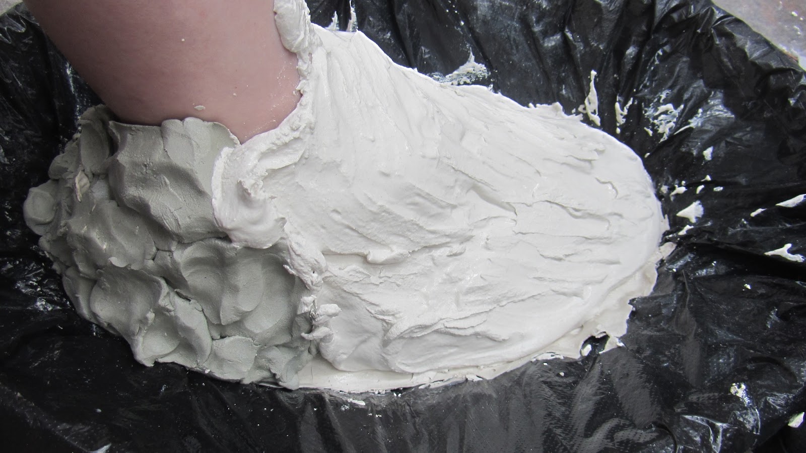 Modelado II: MOLDE DE YESO COMPUESTO PARA UN PIE