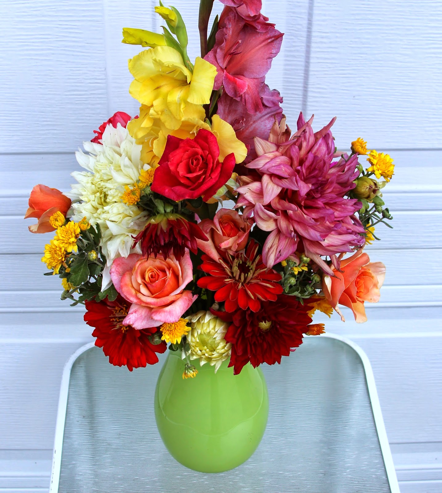 SUMMER FLORAL ARRANGEMENTS - the first dahlias of the summer - Sowing ...