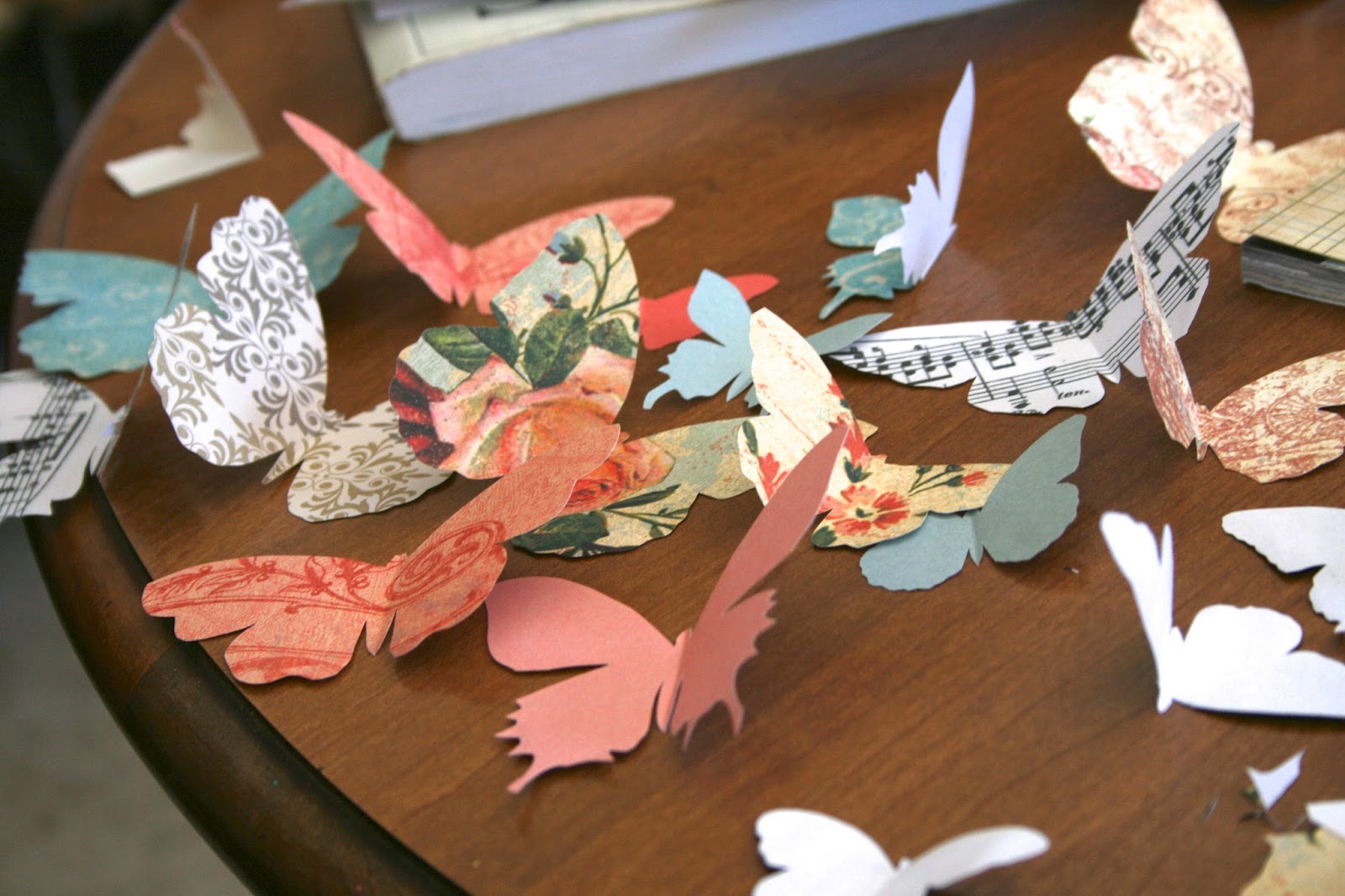 Clever Bunnies: Paper Butterflies