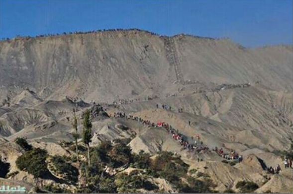 The Most Famous Tourist in East Java - Bromo Mountain | Tours de Indonesia