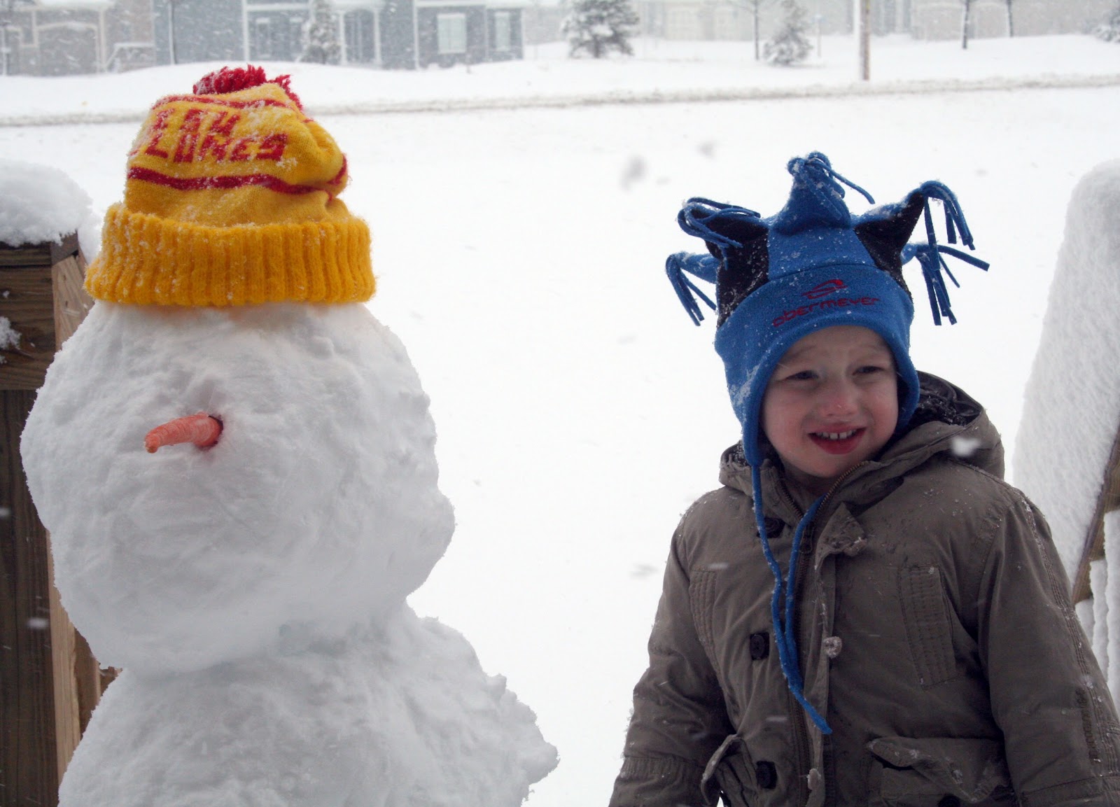 With thy Needle & Thread: Snowman Building 101