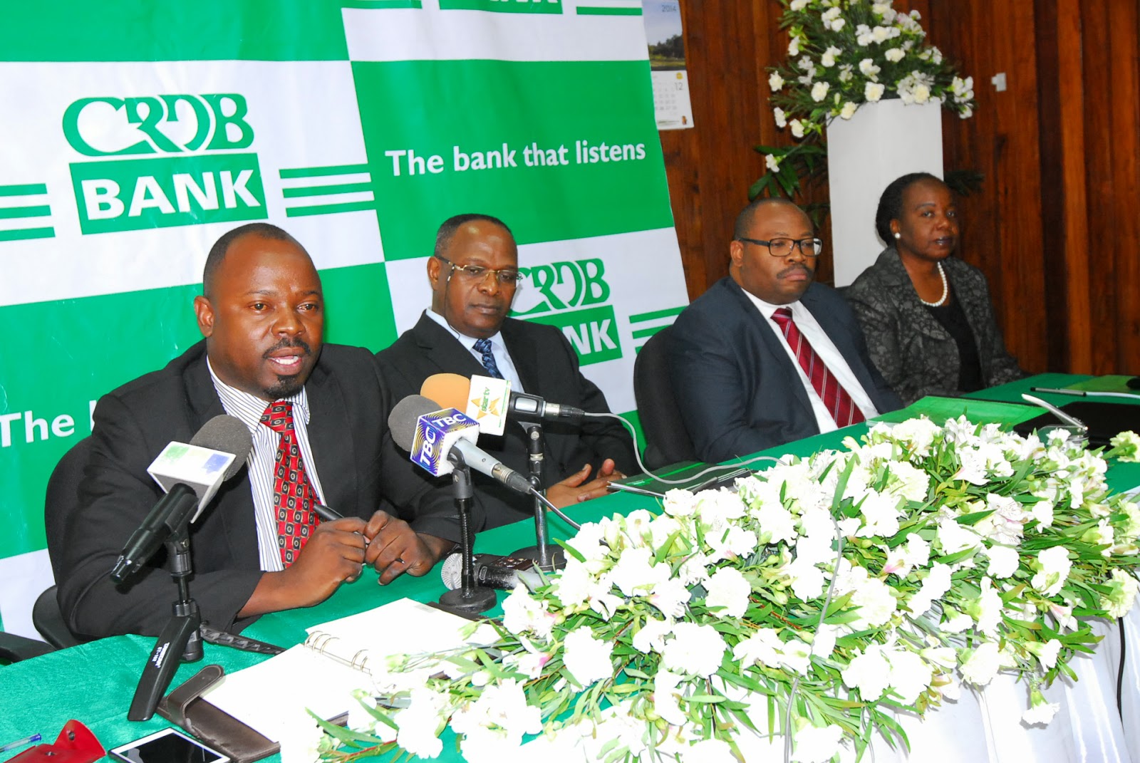 MATUKIO @ MICHUZI BLOG: BENKI YA CRDB YASAINI MKATABA WA HALI BORA ZA ...