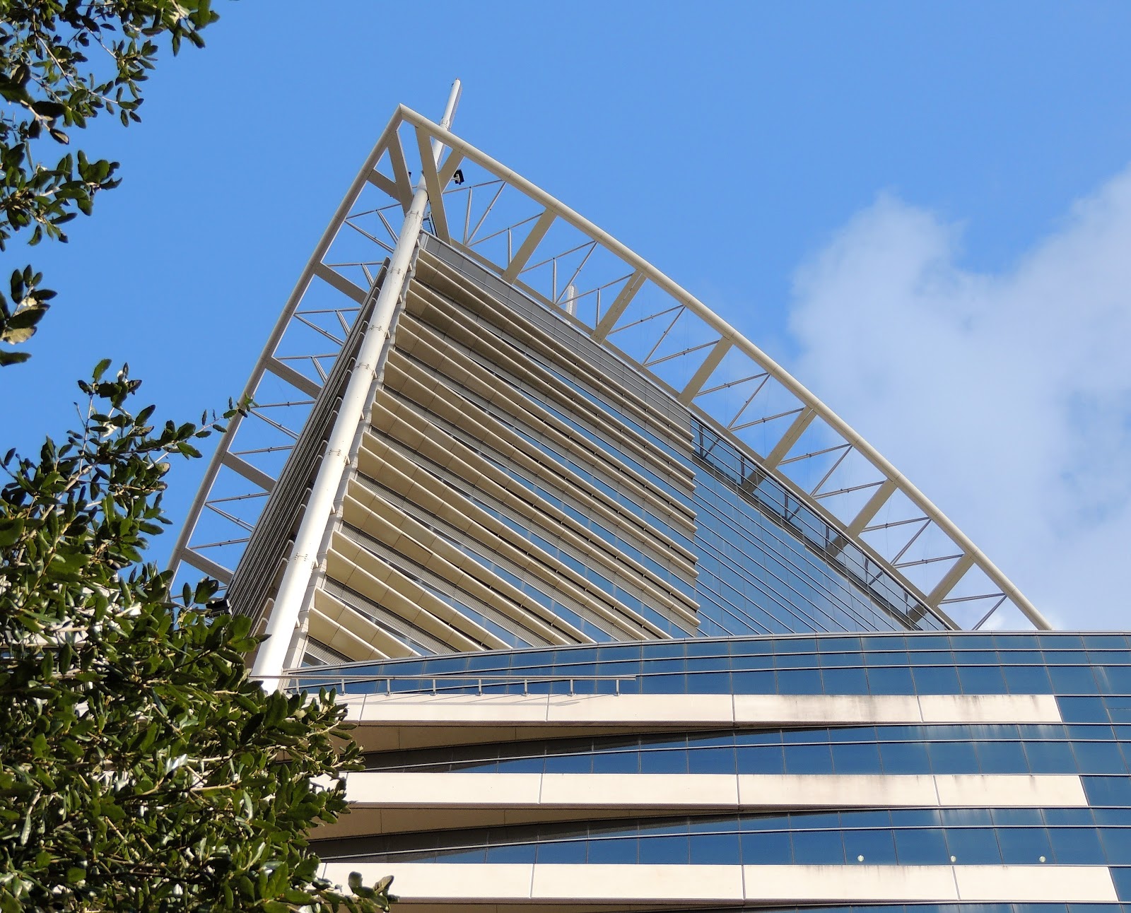 Houston in Pics: The Methodist Hospital Ship at the TMC