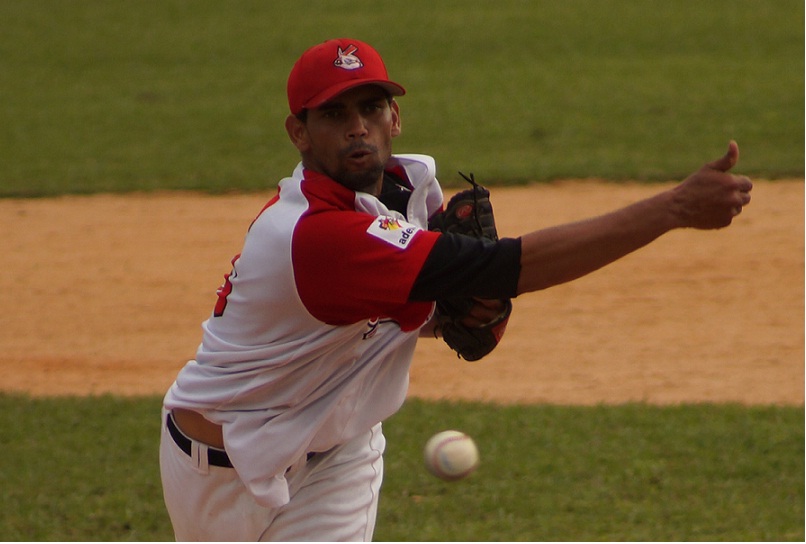 LO QUE PASO HOY: ESTRELLAS FIRMAN A JOSE PIÑA.....