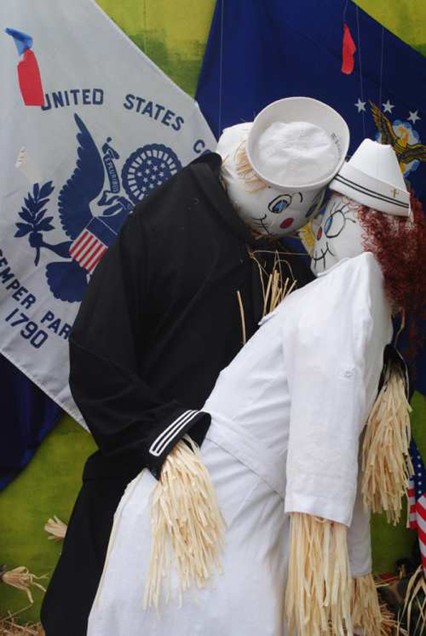 Gardens Inspired: Create a scarecrow