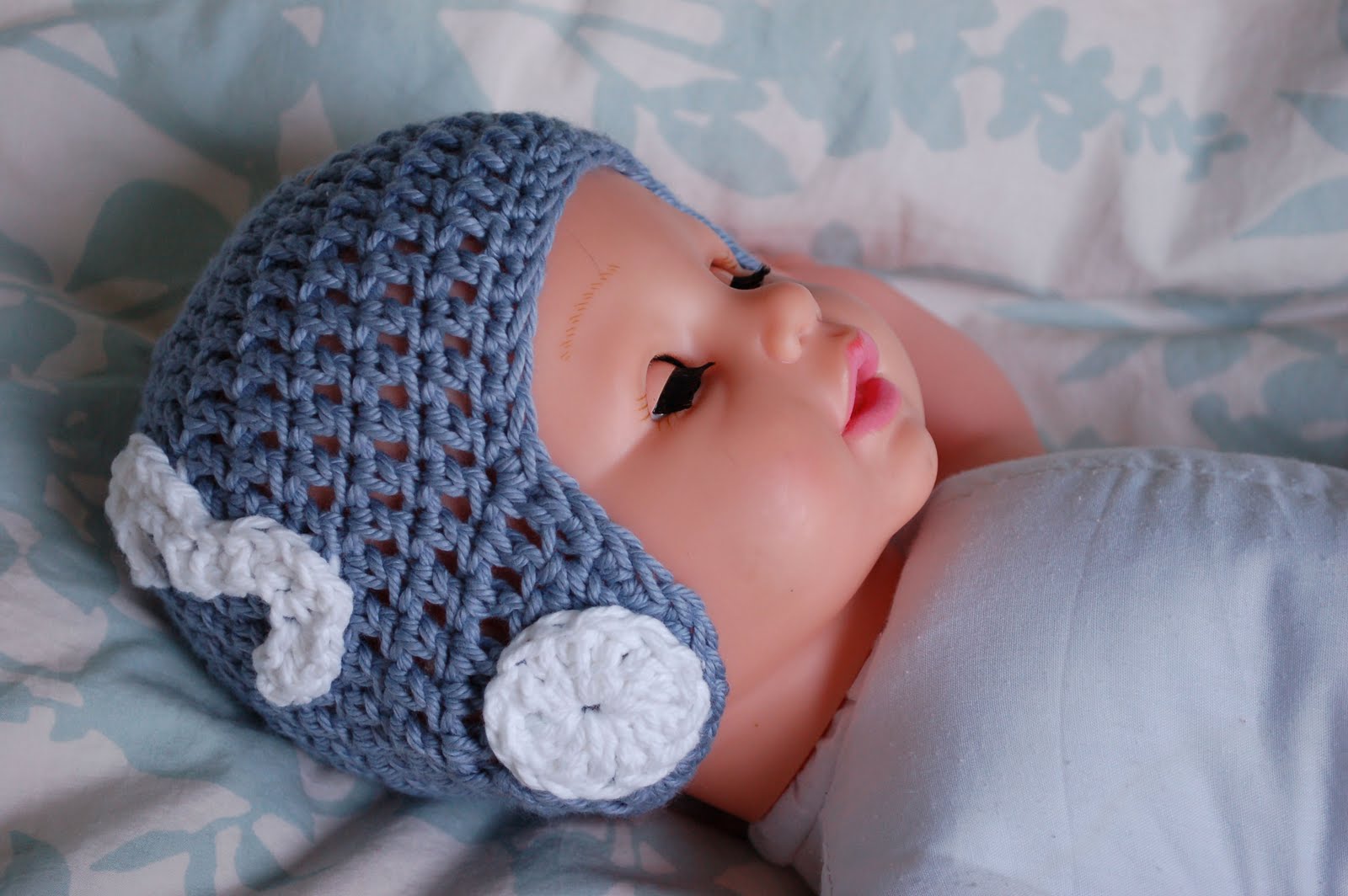 Alli Crafts: Free Pattern: Vintage Football Helmet Newborn and Number 3 ...