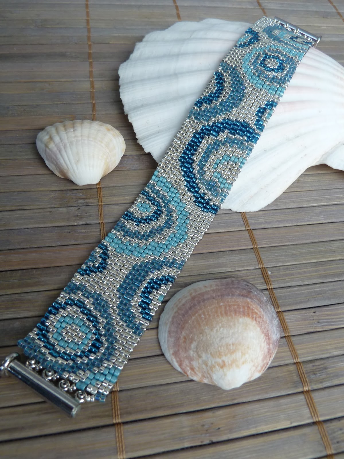 Silkes Perlendesign: August 2013