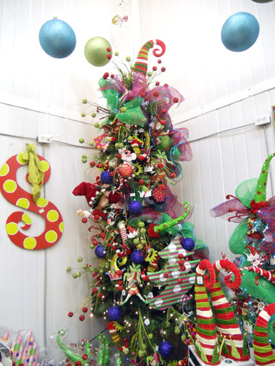 Never Listless: 22 Funky, Unusual, Alternative Christmas Trees