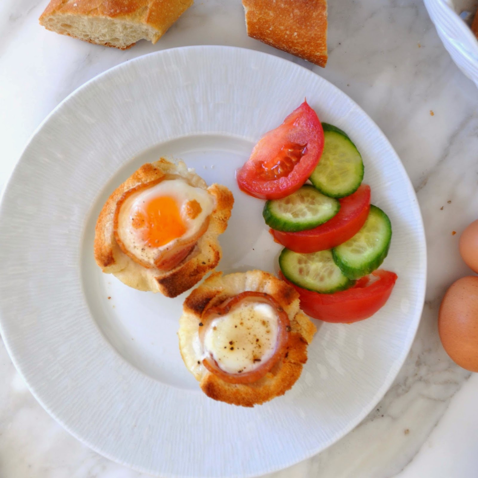 Cooking with Manuela: Baked Cheesy Bread Cups filled with Eggs and Pancetta
