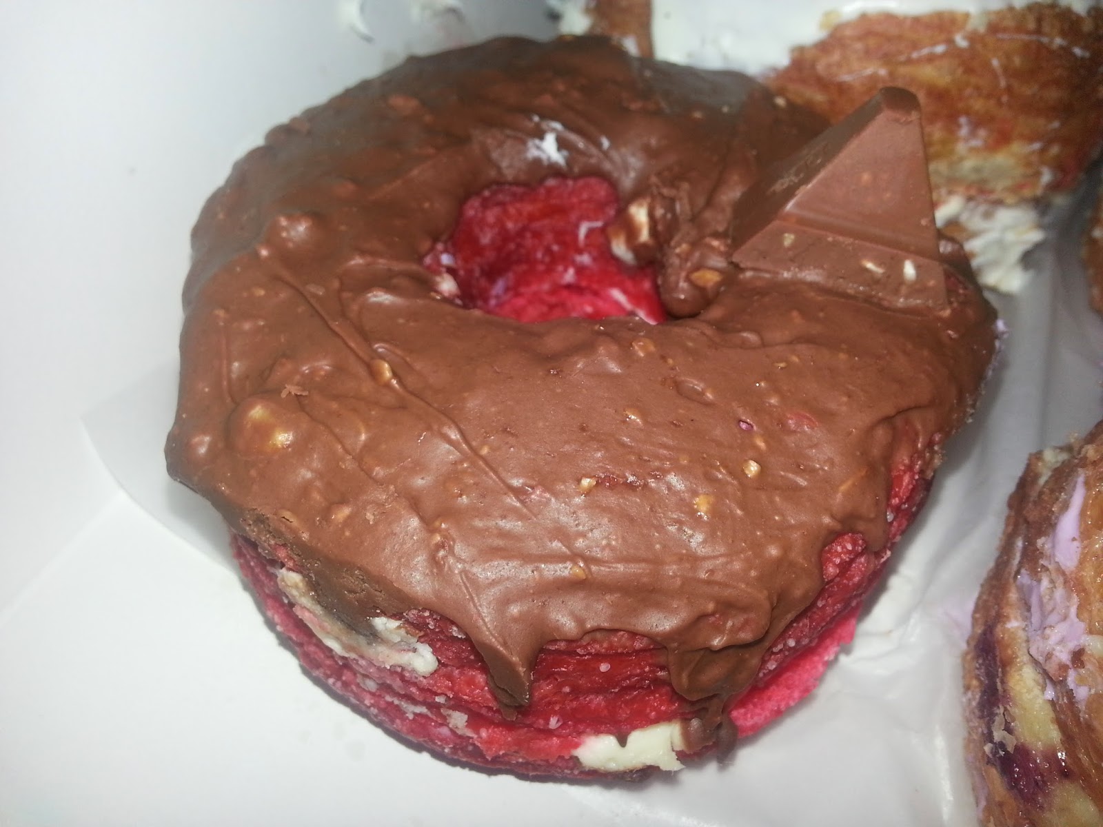 BRONUTS Cronut Craze - AnneVenturousLife