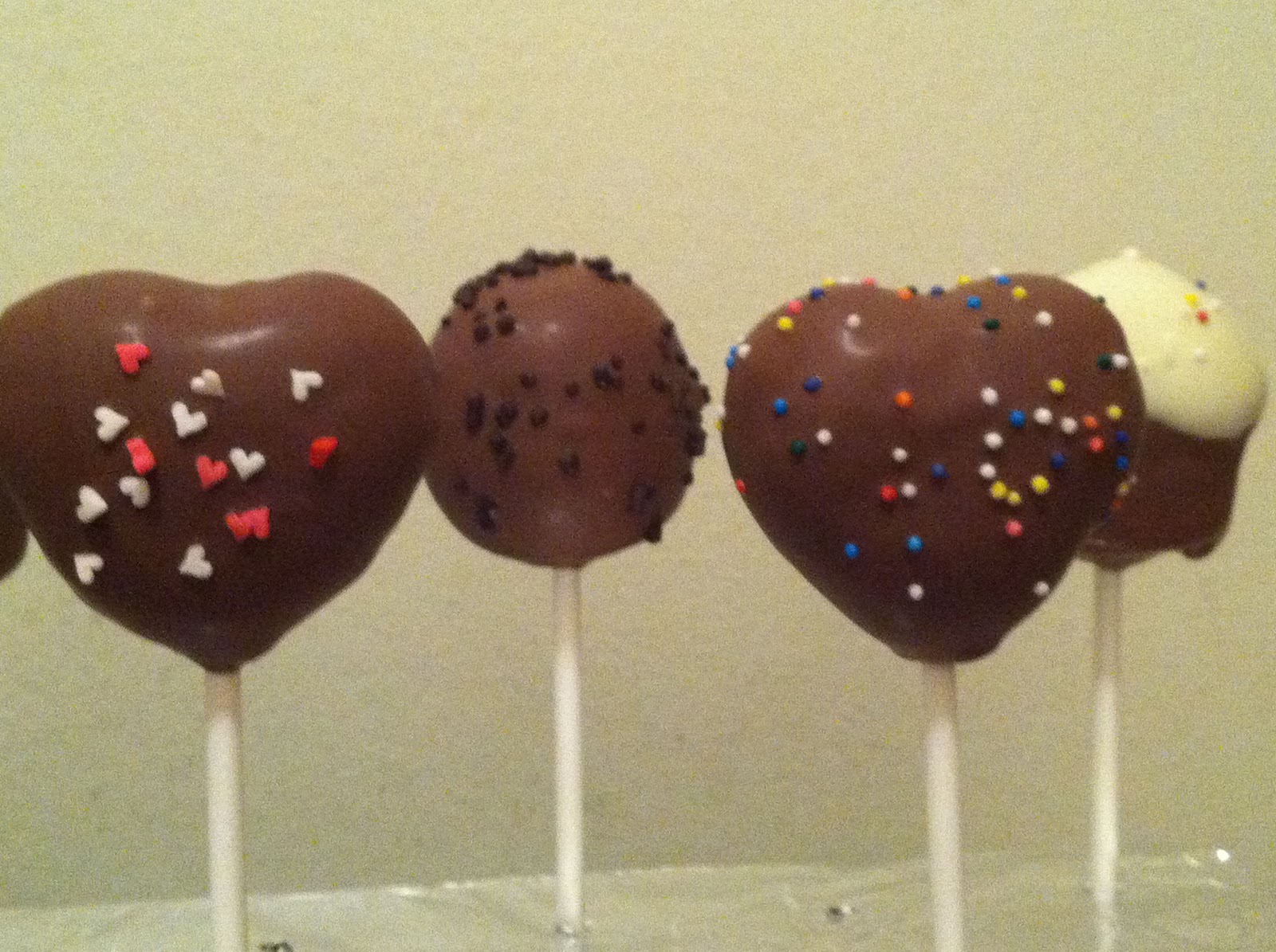 Julie Bakes: Cake pops