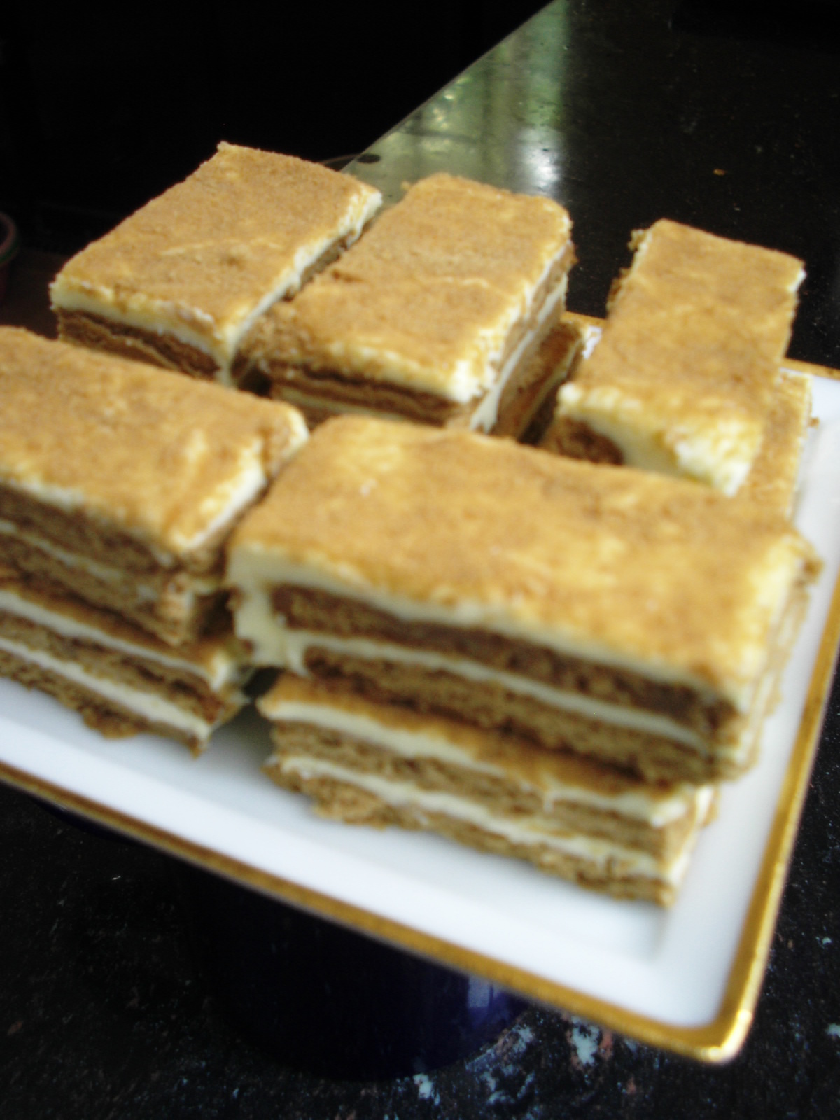 KEK LAPIS CHEESE PERSONA