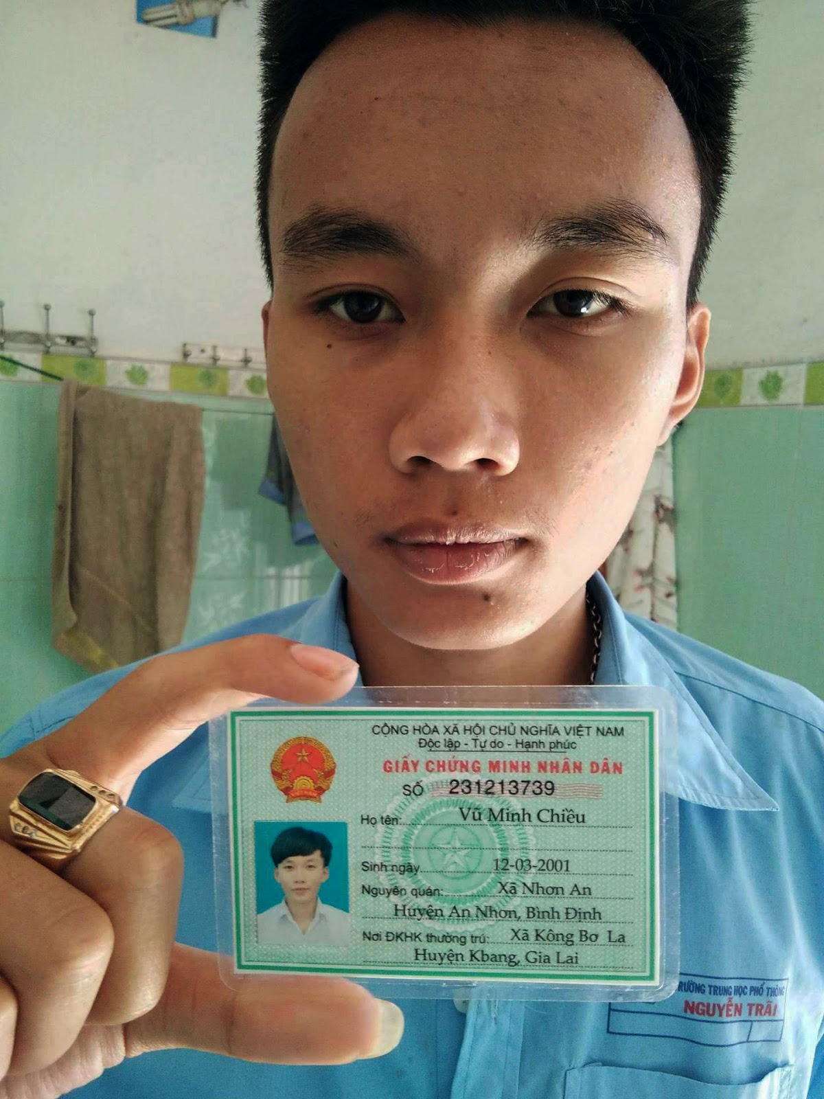 PSD CMND Nam Cầm Tay