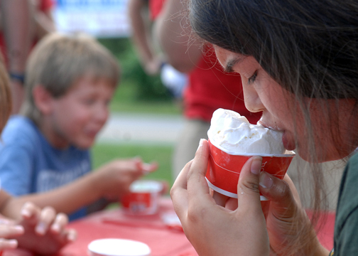 Randy Jarosz • Photojournalist: Bruster's of Ingomar Ice Cream Eating ...