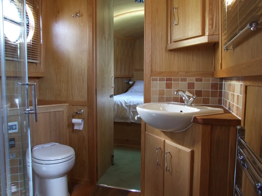 Narrow boats and Idea's for small spaces: Pod Bathroom Idea's