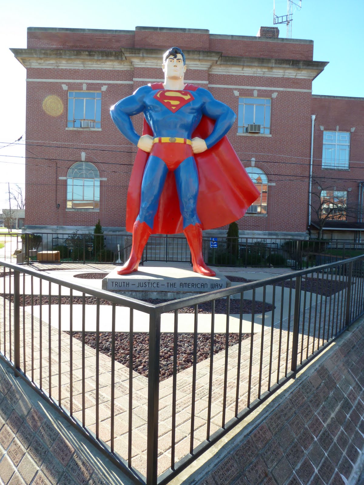 Kentucky Travels: Superman- Metropolis IL